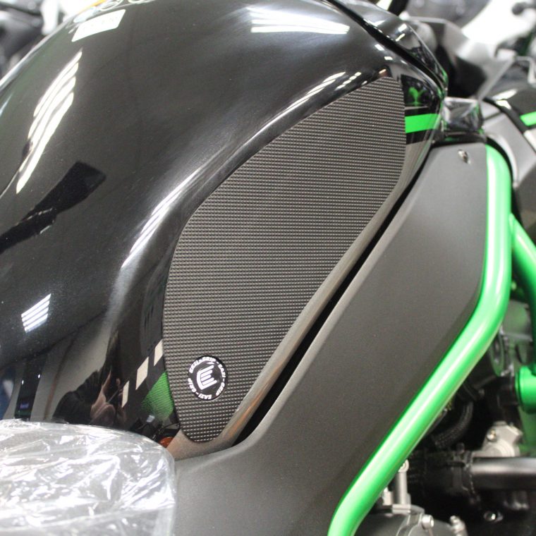 Eazi-Grip Kawasaki ZH2 2020-2025 Black Tank Grips - Eazi-Grip & Eazi-Guard