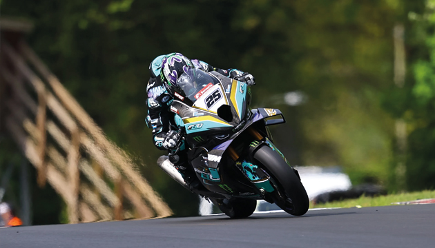A mixed weekend at the Oulton Park office for FHO Racing - Eazi-Grip ...