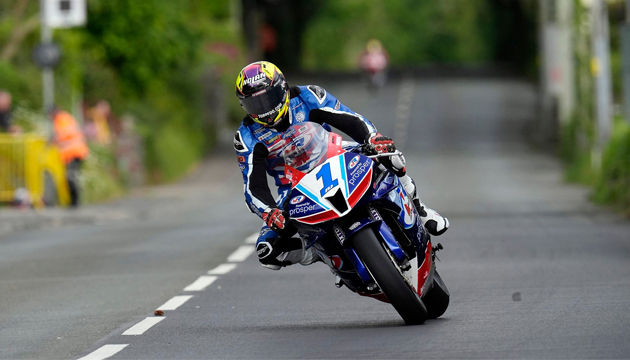 A superb IOM TT Supersport Race for Jackson Racing - Eazi-Grip & Eazi-Guard