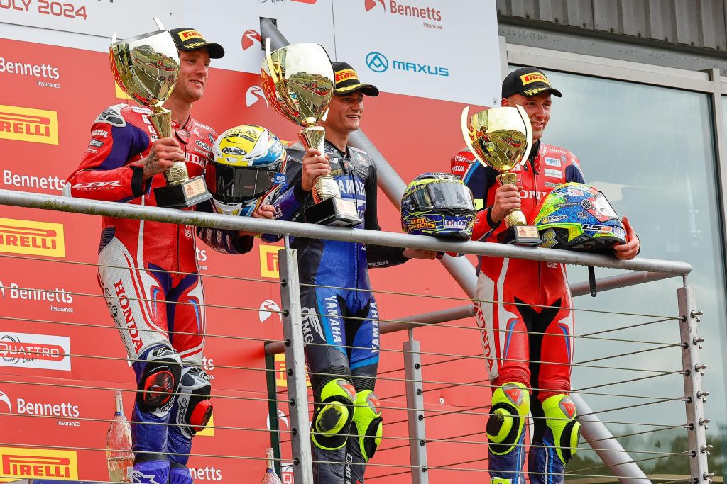 Ryan Vickers dominates Brands Hatch winning the treble with OMG Racing ...
