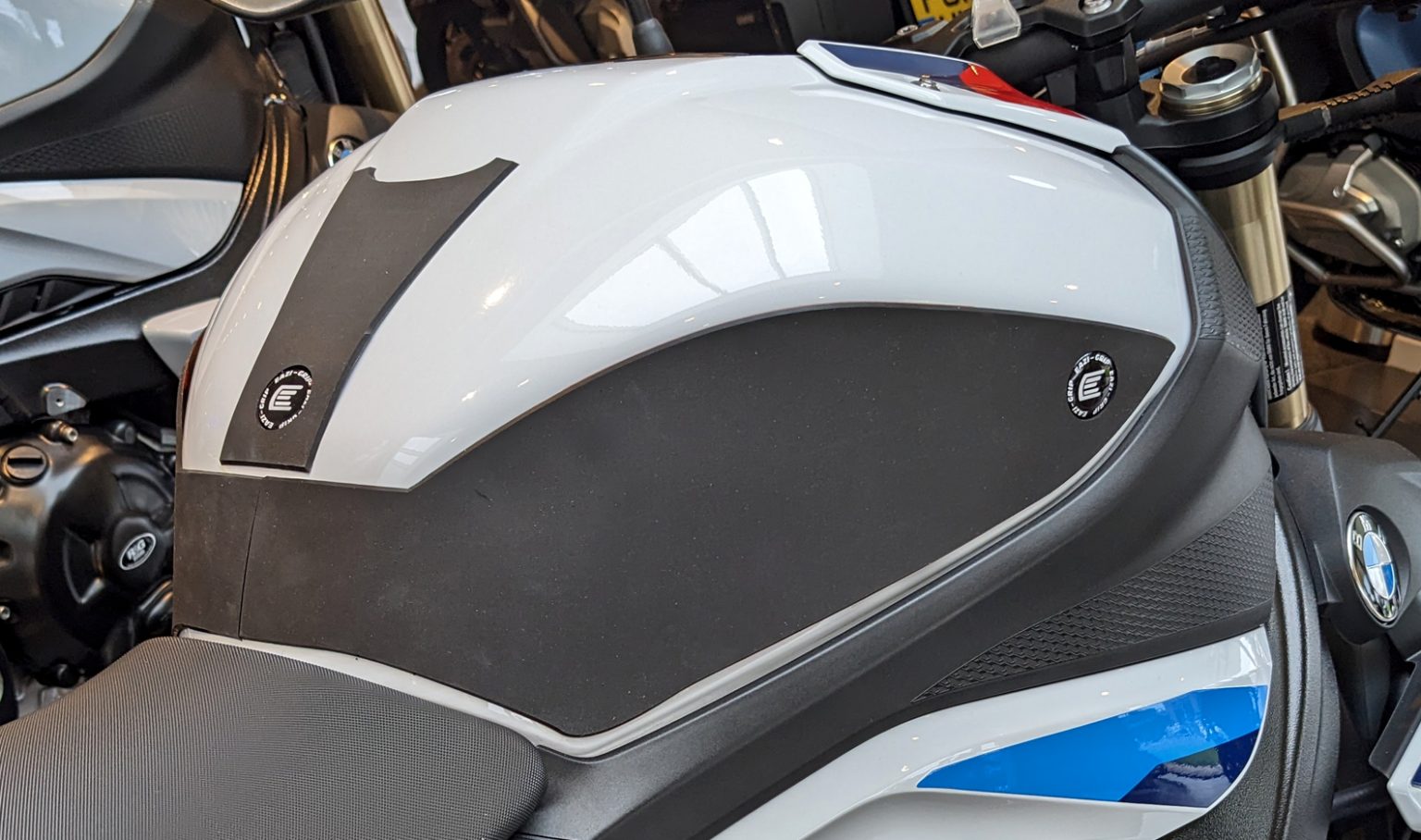 Eazi-Grip BMW S 1000 R 2021-2026 and M 1000 R 2023-2026 Wrap Around ...